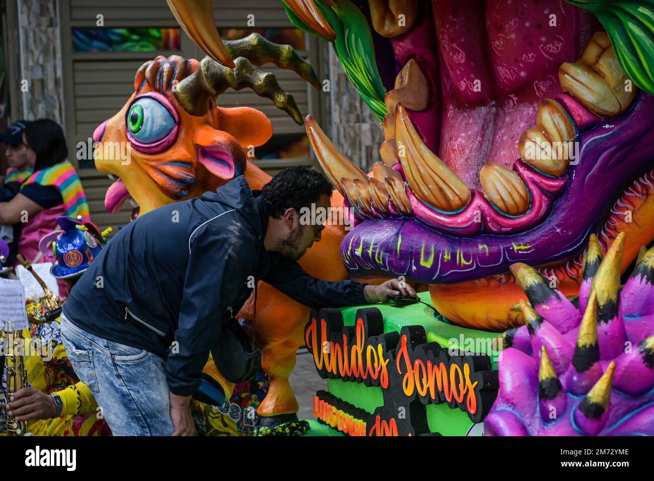 Artisans finalize details of their floats for the great parade of the ...