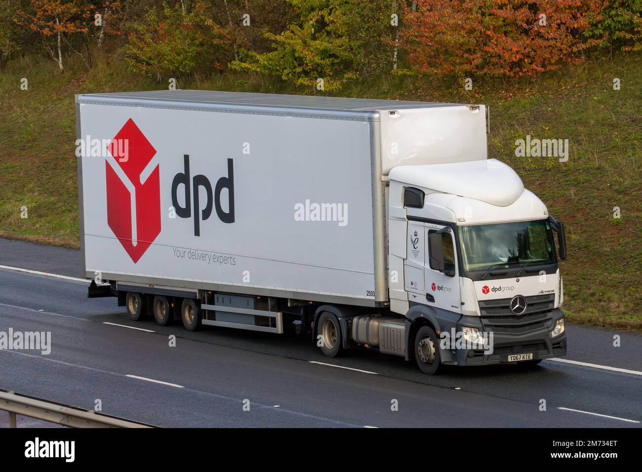 DPD Mercedes Actros YD67 KTE Stock Photo - Alamy