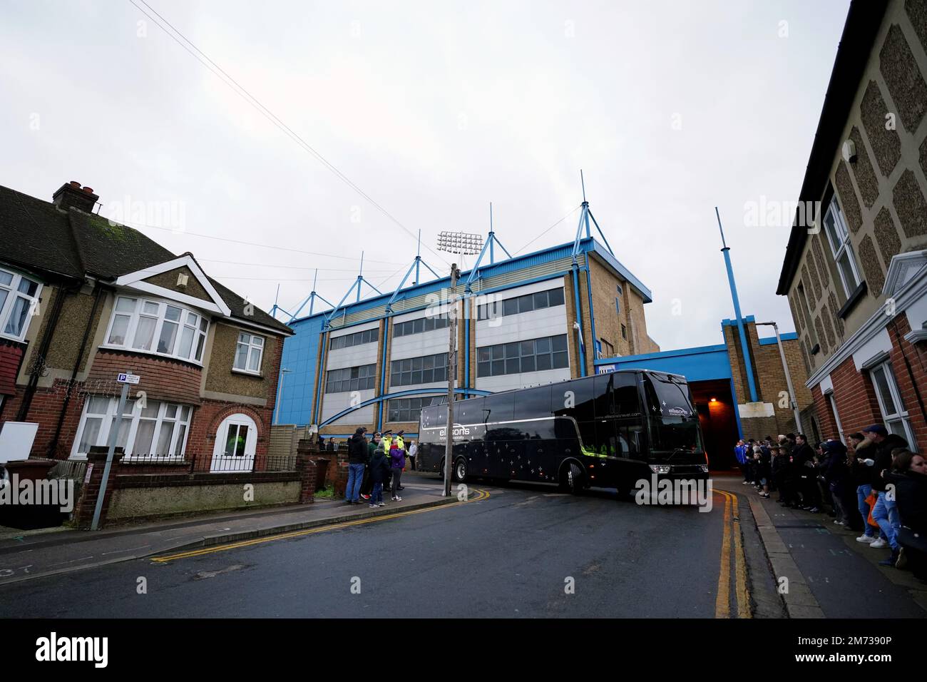 Leicester City team bus arrives ahead of the Emirates FA Cup third ...