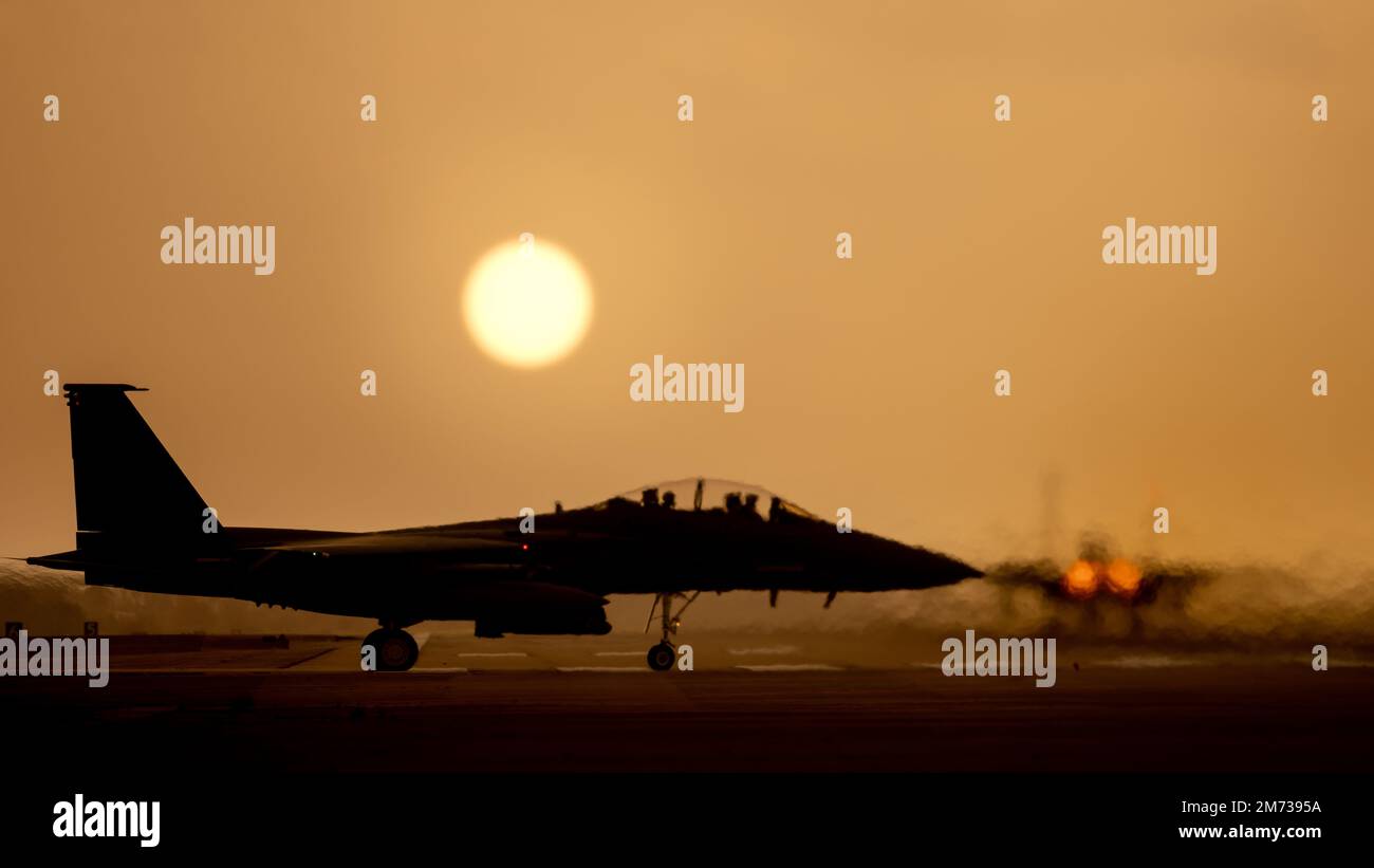 Fighter Jet - Heat haze, blur and afterburners as a fighter jet lights ...