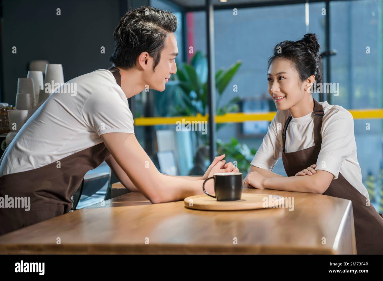 The coffee shop service Stock Photo - Alamy
