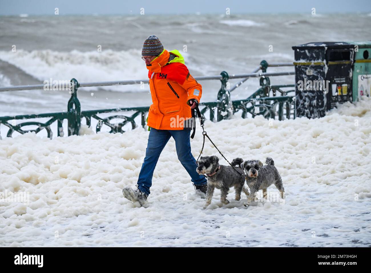 Hove seafront storms hi-res stock photography and images - Alamy