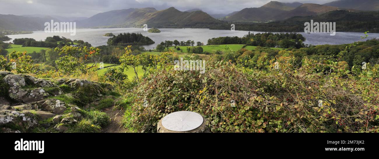 View over the waymarking toposcope on Castlehead fell above ...