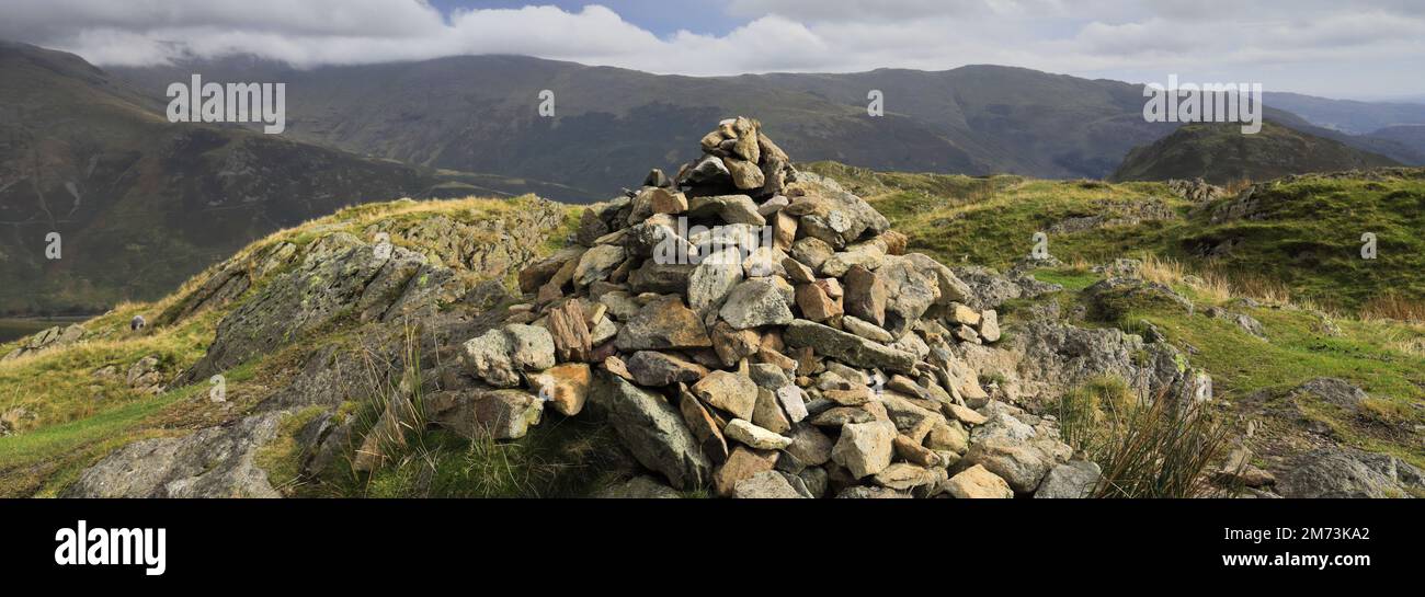 The summit cairn on Gibson Knott fell, above Thirlmere in the Central ...