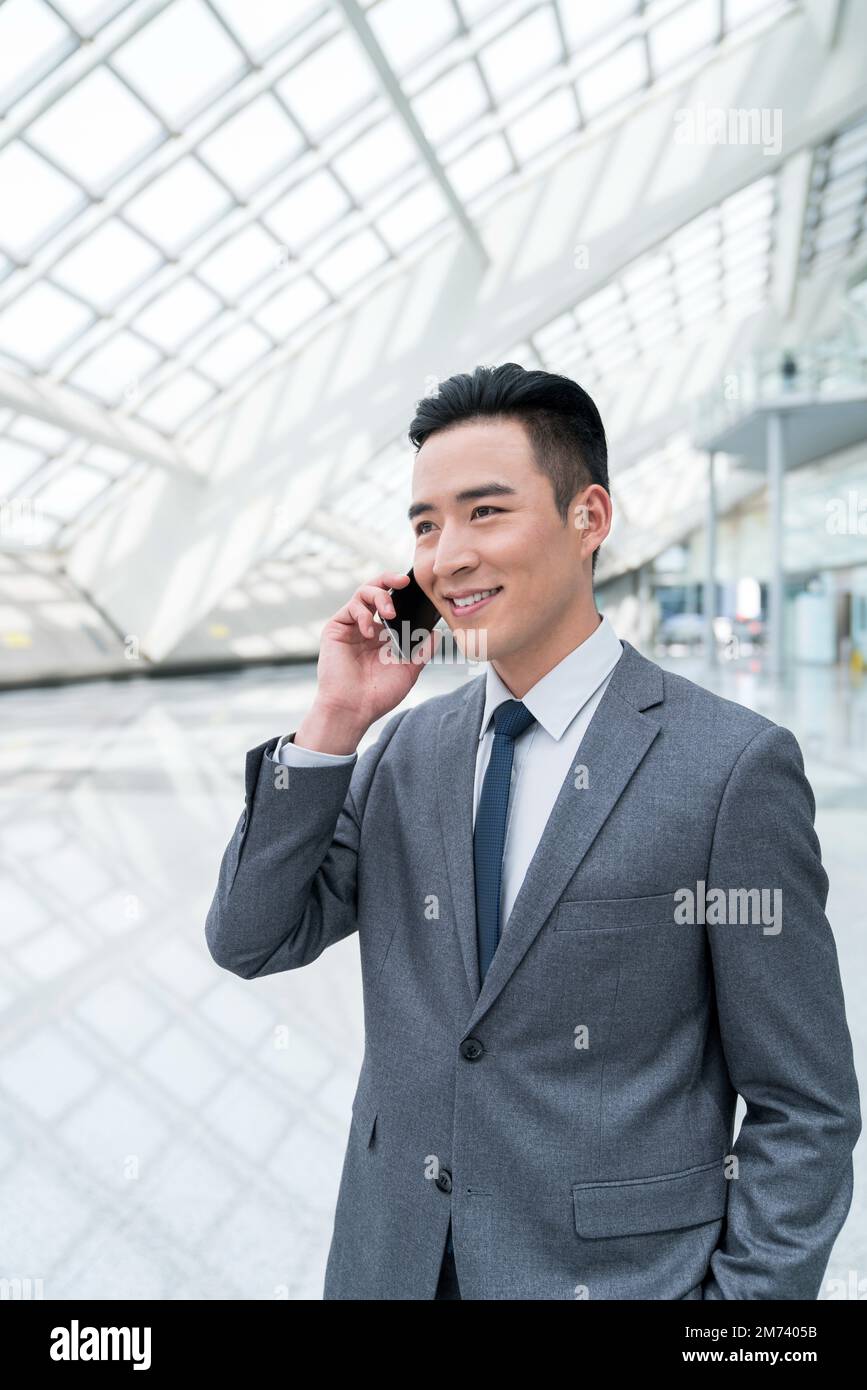 Business man at the airport Stock Photo - Alamy