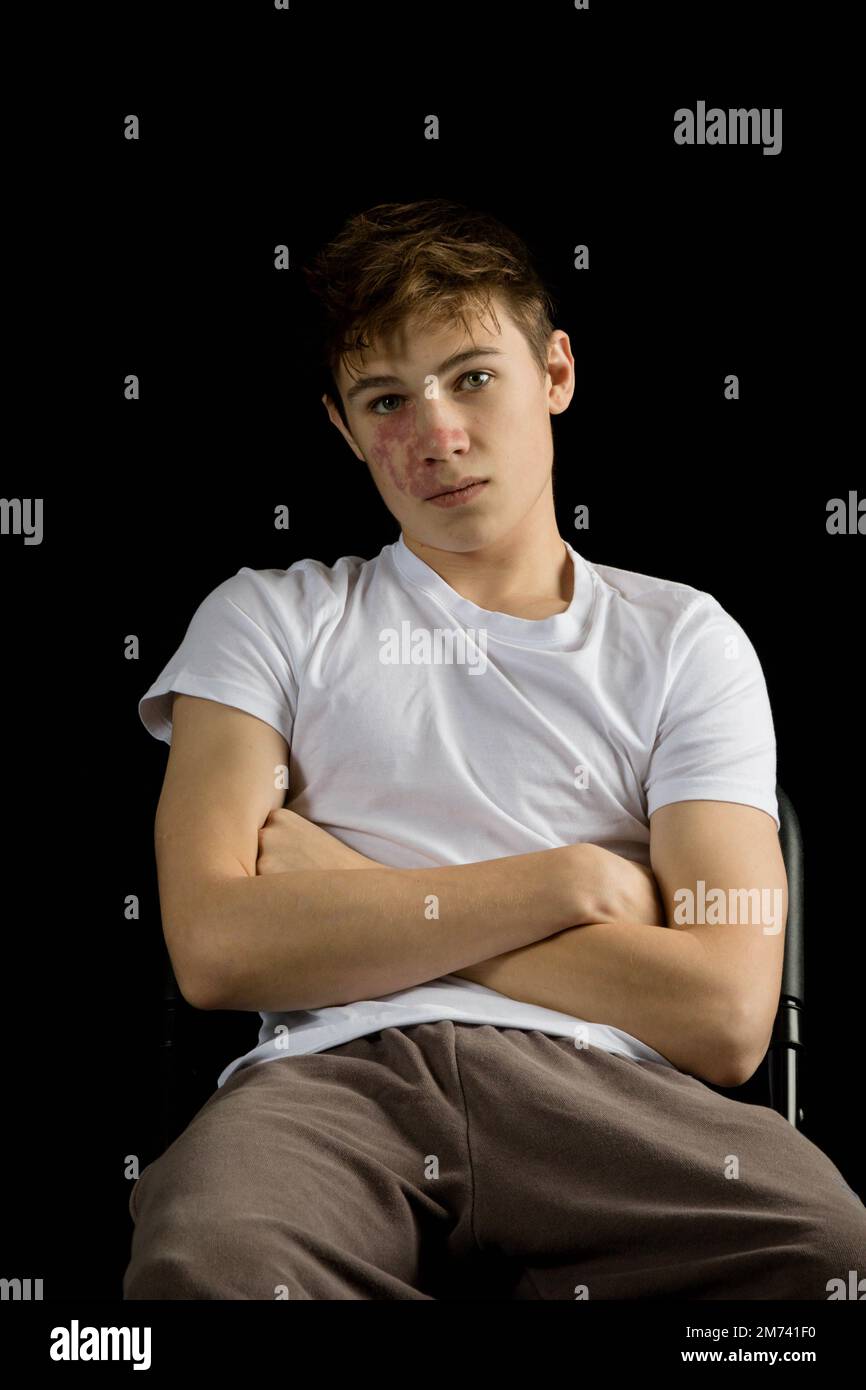 17 year old male teenager hi-res stock photography and images - Alamy