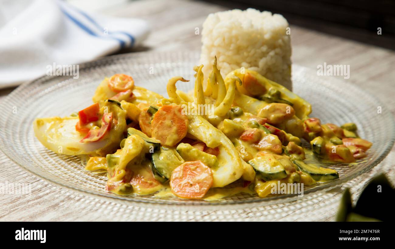 Chinese noodles fish curry hi-res stock photography and images - Alamy