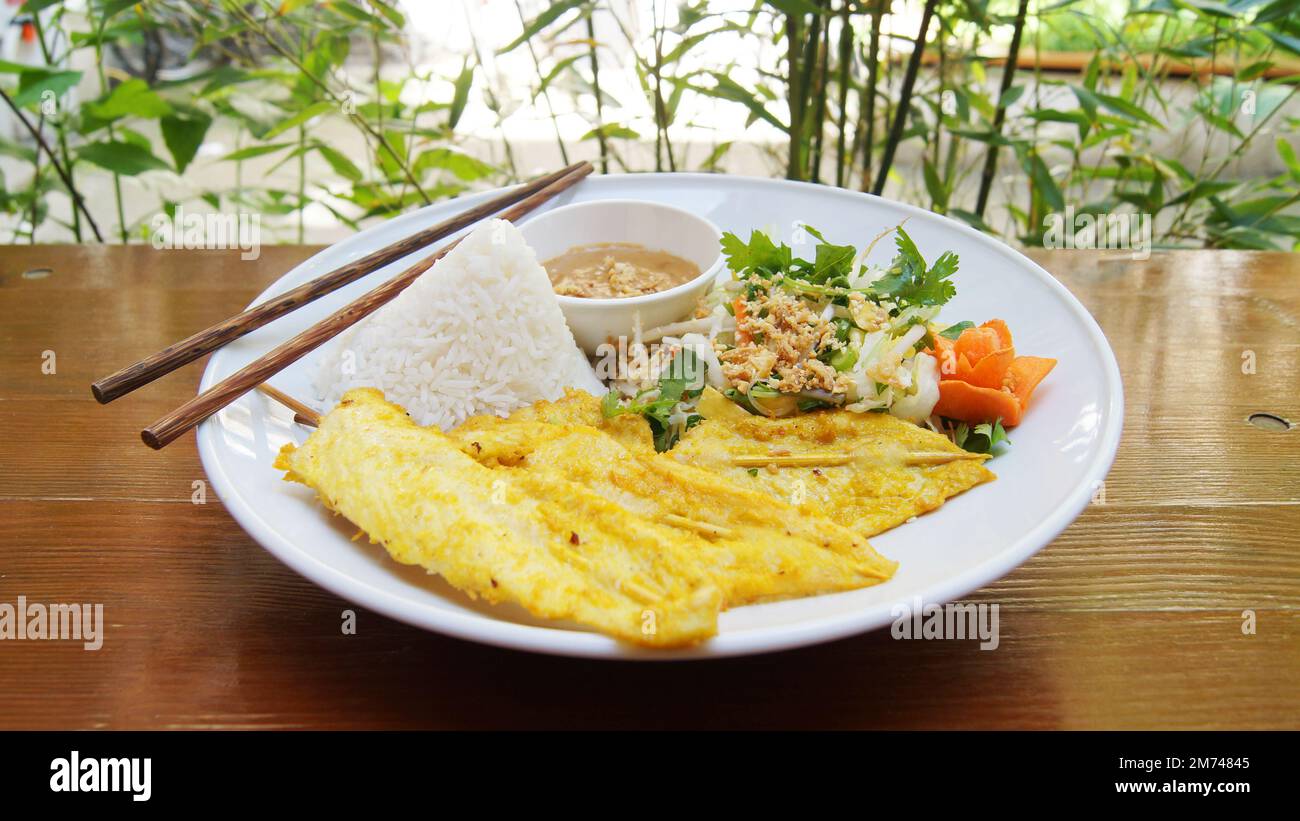 Asian combo plate chicken hi-res stock photography and images - Alamy