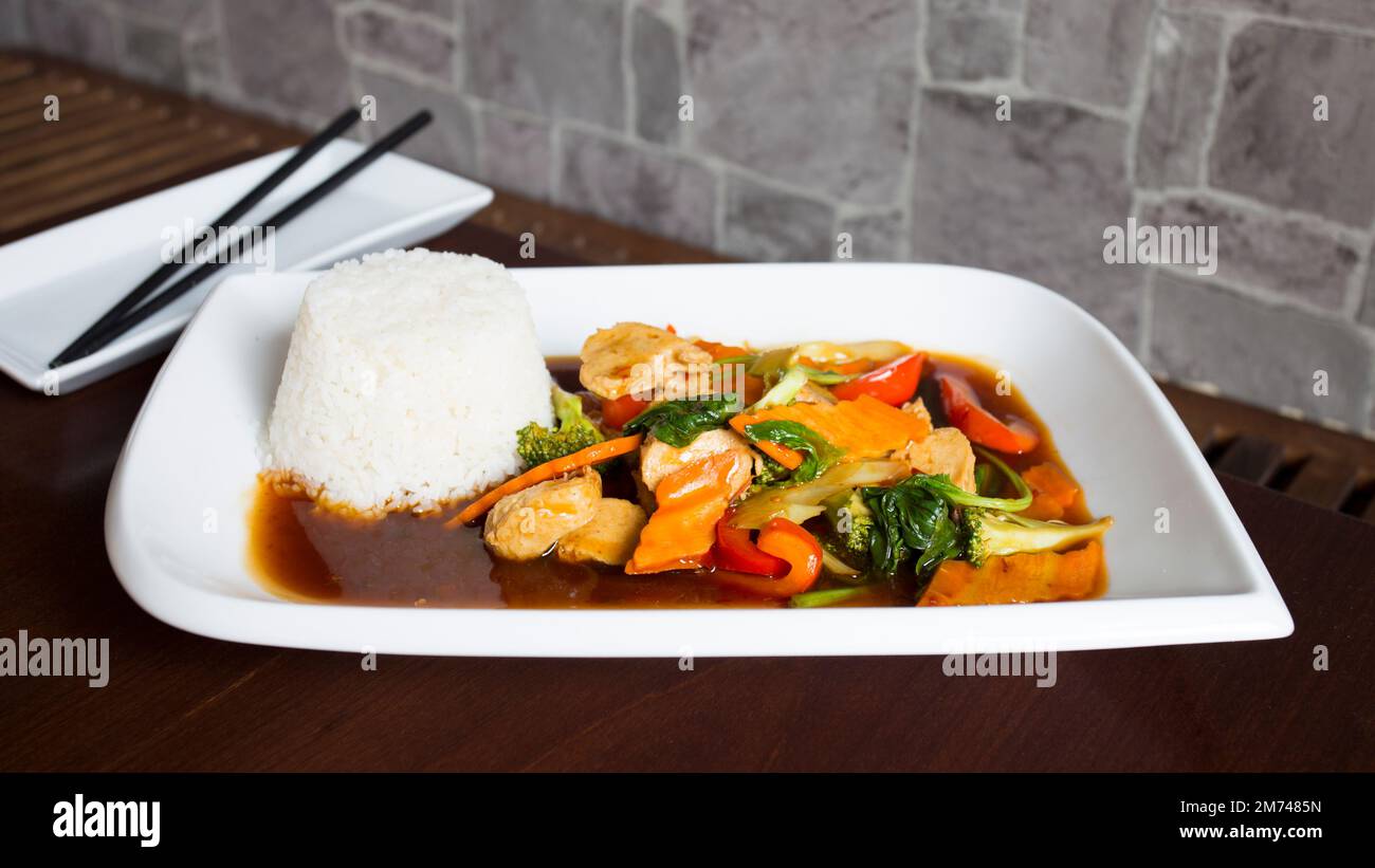 Asian combo plate chicken hi-res stock photography and images - Alamy