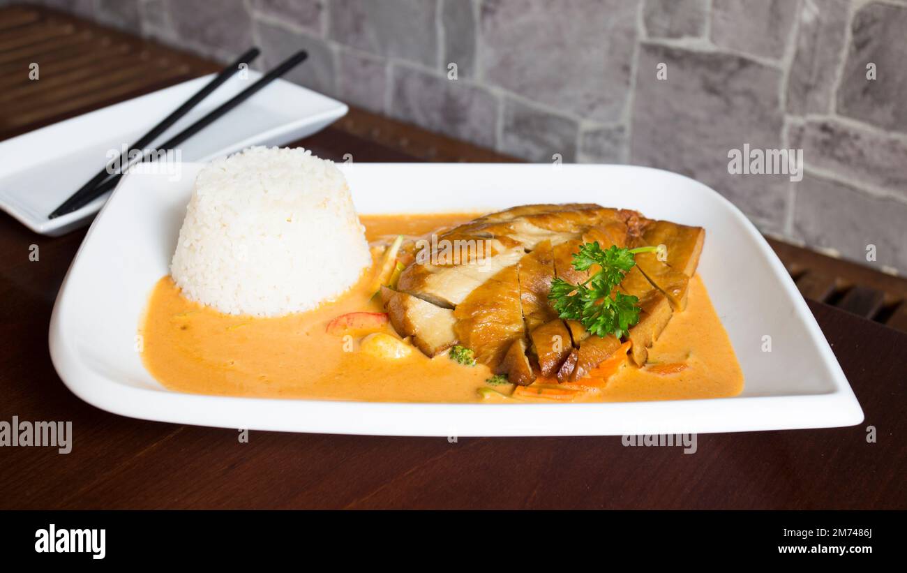 Asian combo plate chicken hi-res stock photography and images - Alamy