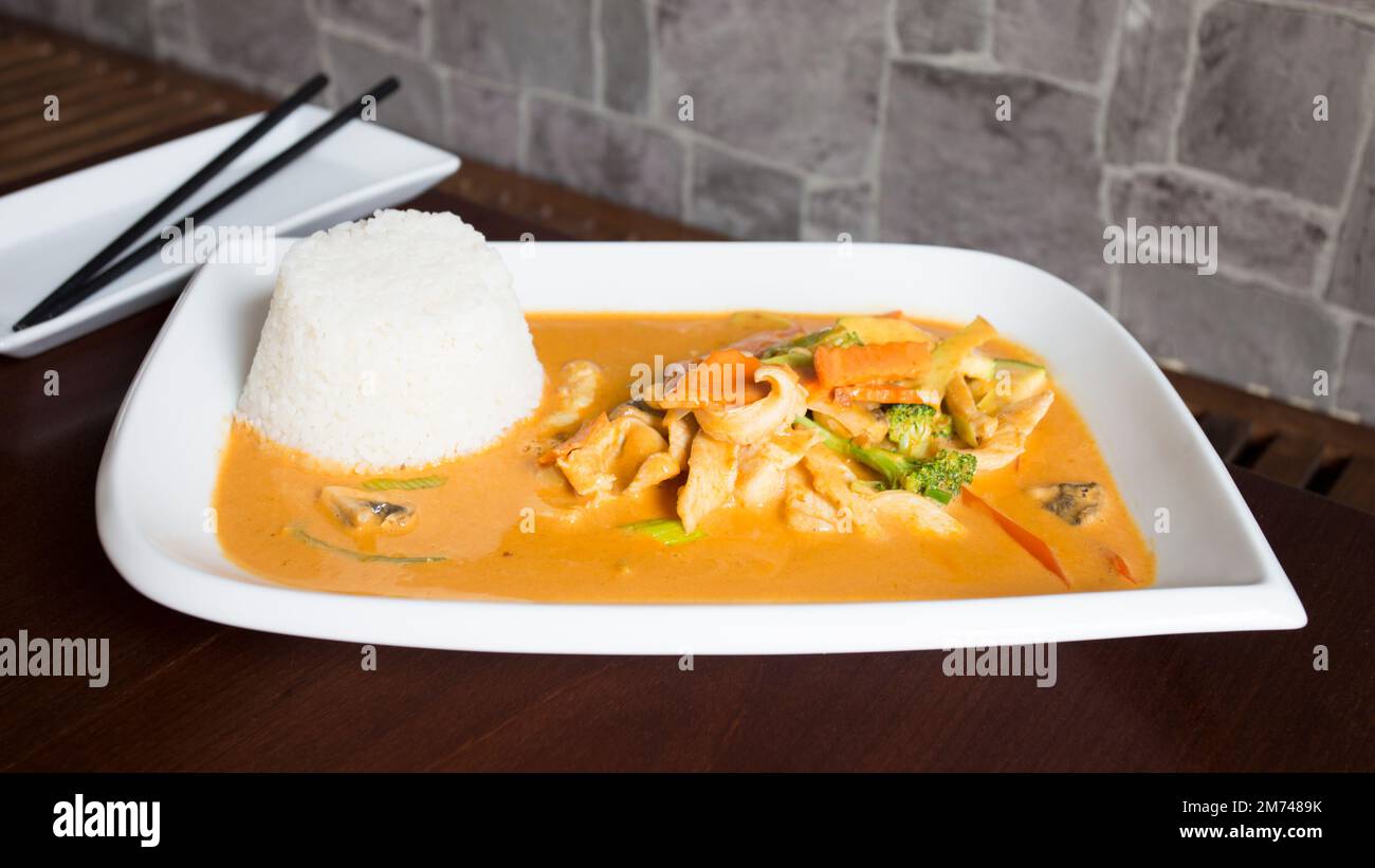 Asian combo plate chicken hi-res stock photography and images - Alamy