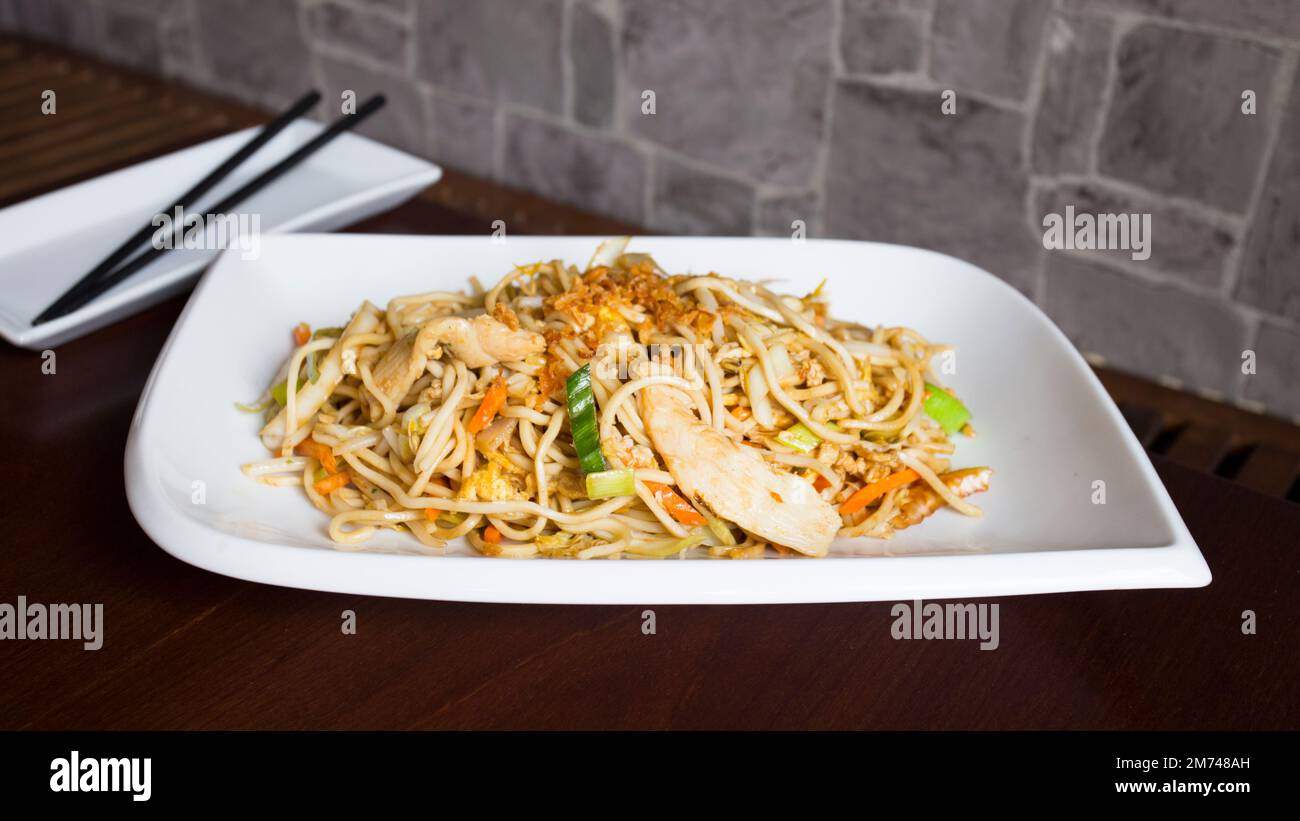Asian combo plate chicken hi-res stock photography and images - Alamy