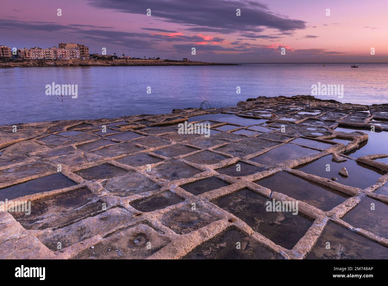 Slat pans hi-res stock photography and images - Alamy