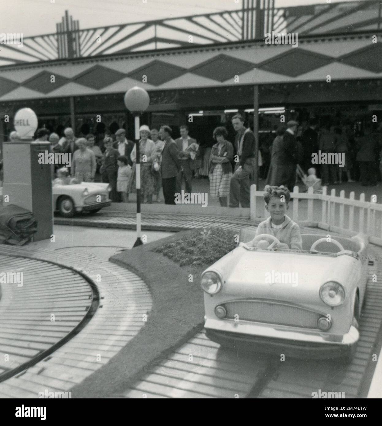 Fairground ride 1950s hi-res stock photography and images - Alamy