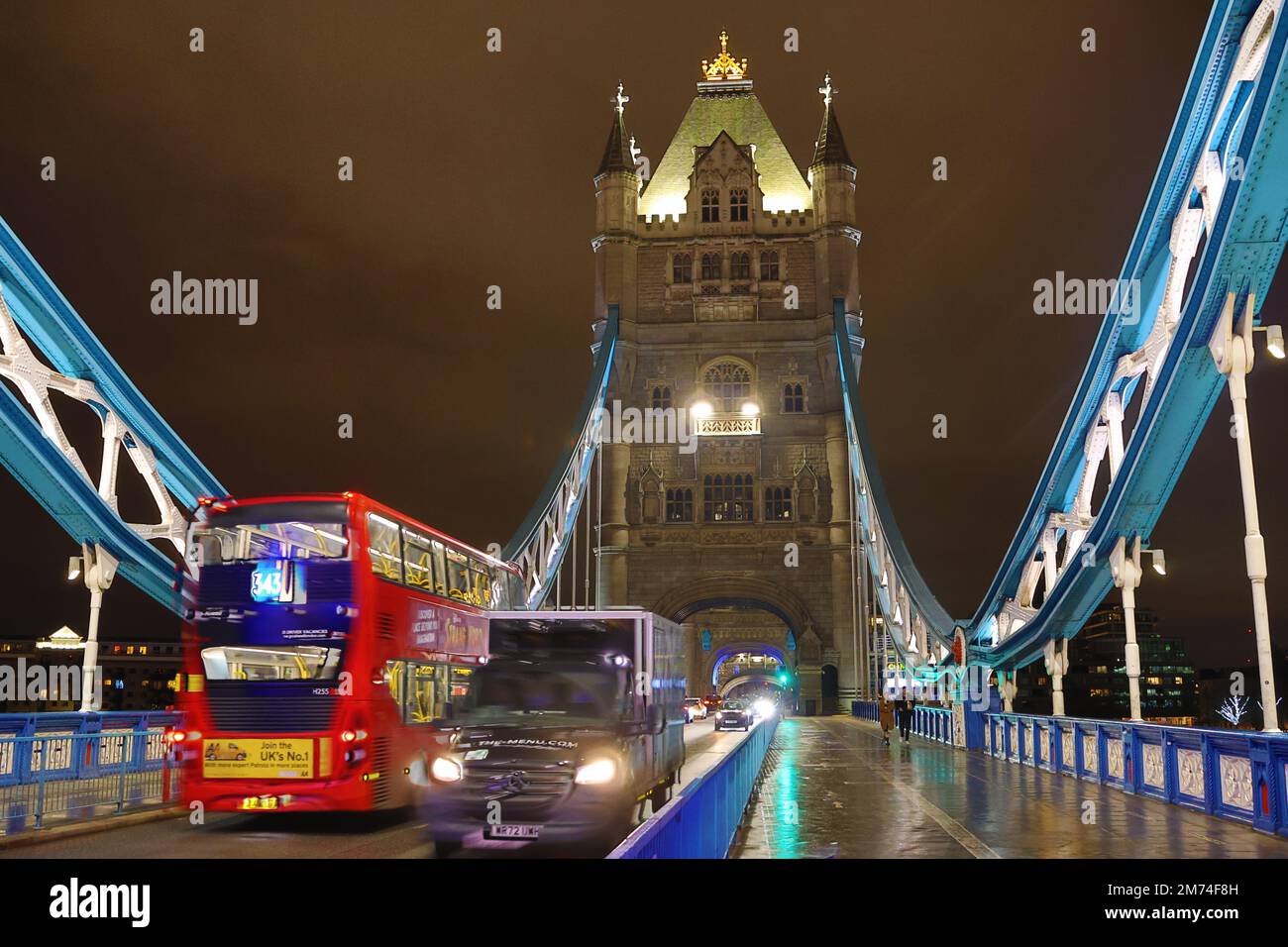 London tower bridge neo gothic architecture hi-res stock photography ...