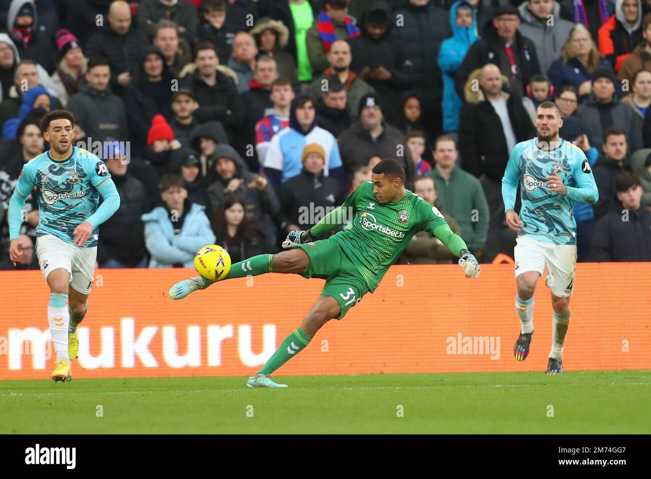 Side volley football hi-res stock photography and images - Alamy