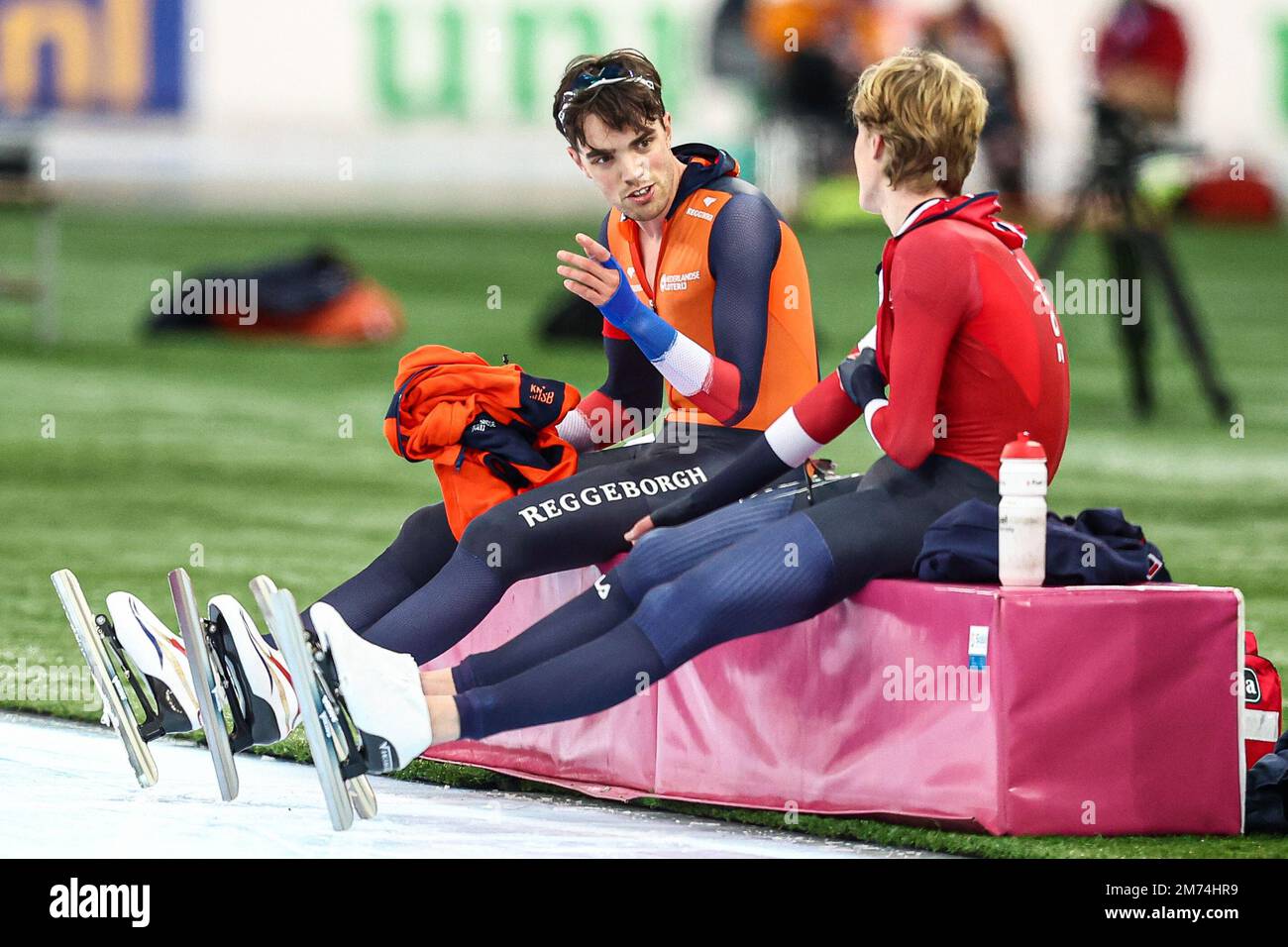HAMAR - Patrick Roest (NED) and Sigurd Henriksen (NOR) in the men's ...