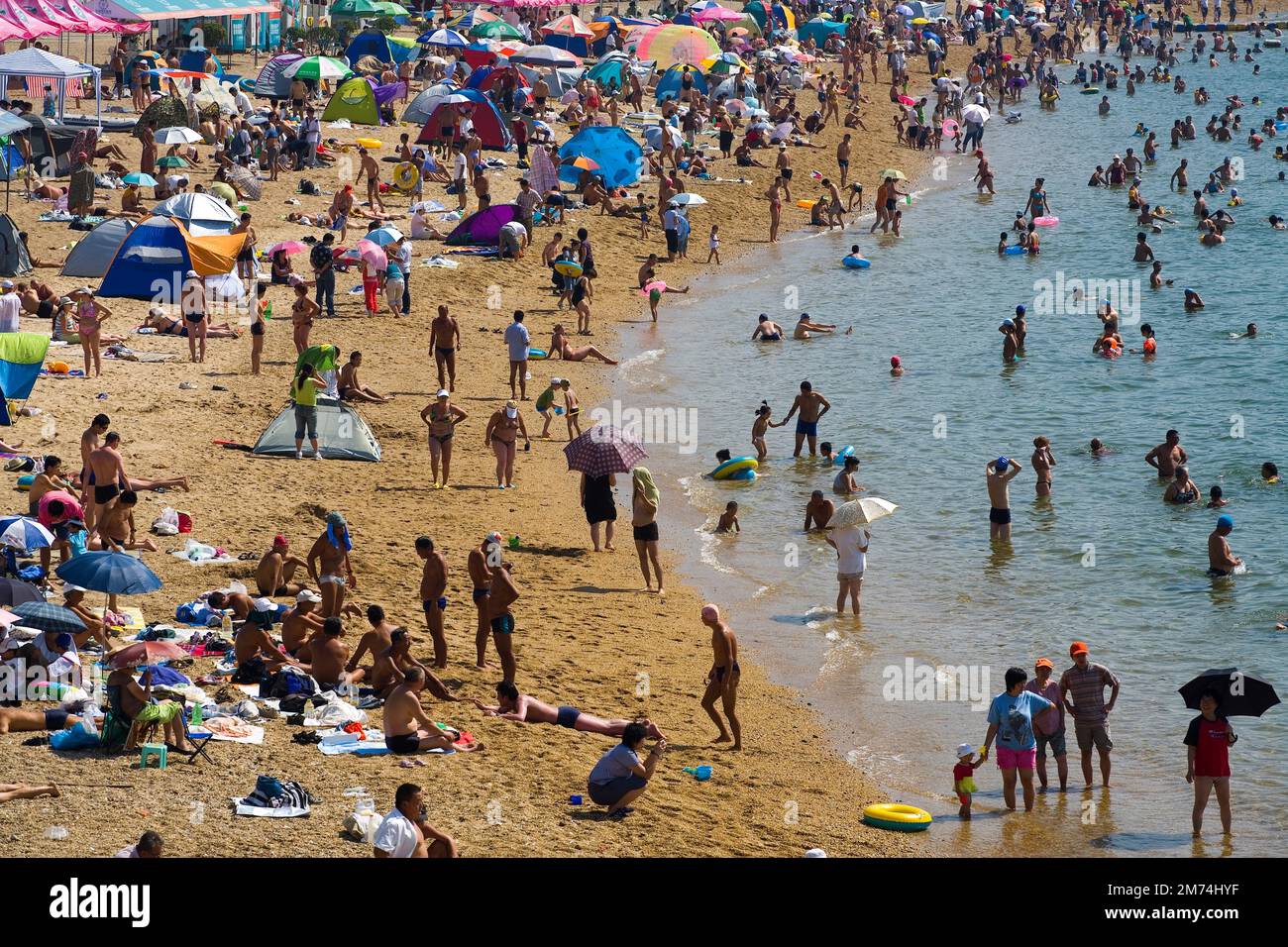 Dalian and beach hi-res stock photography and images - Alamy