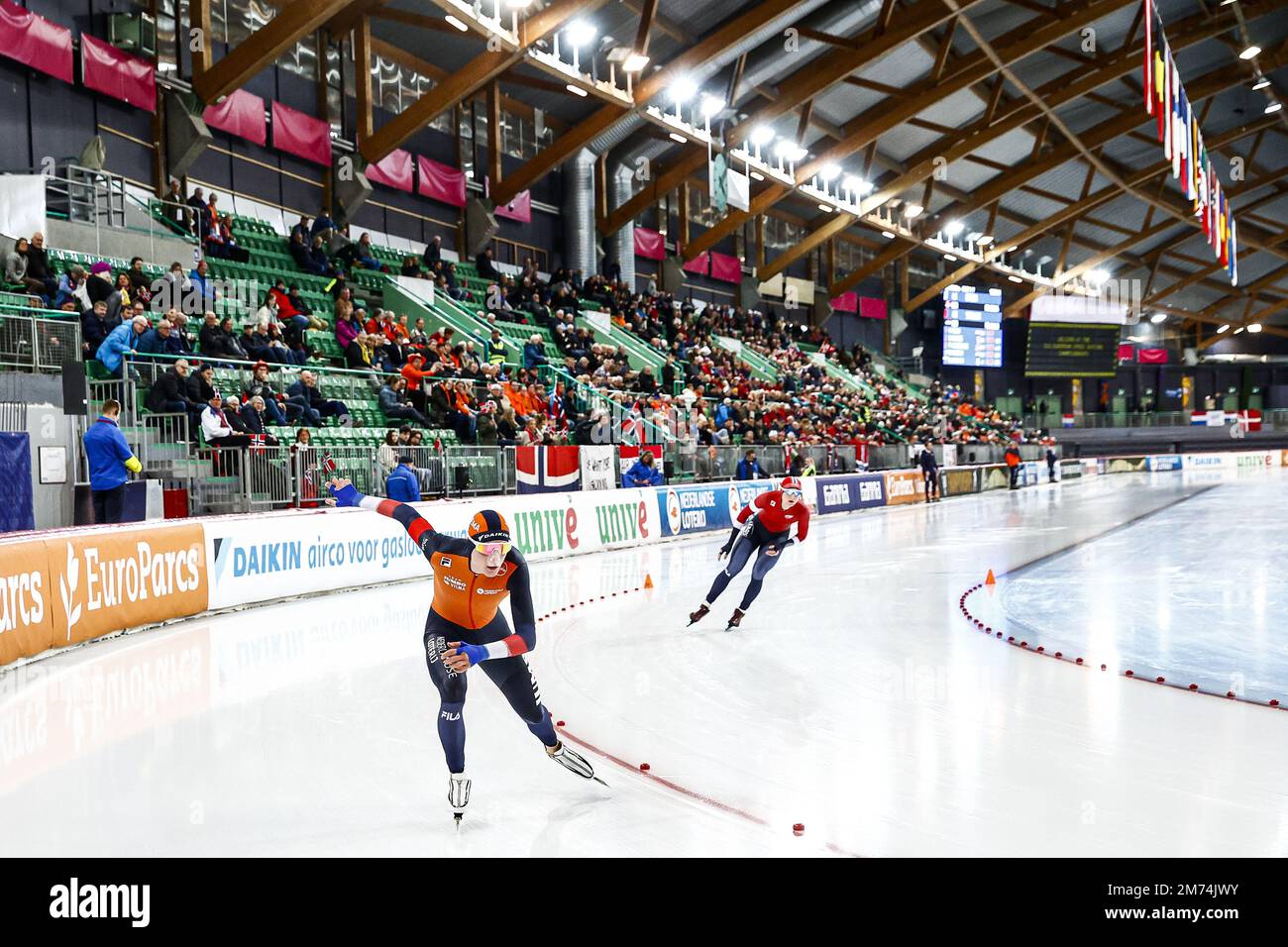 HAMAR - Beau Snellink and Sander Eitrem (NOR) in the men's 5000 meters ...