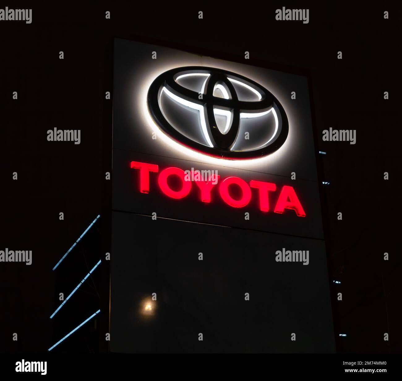 Toyota signage hi-res stock photography and images - Alamy