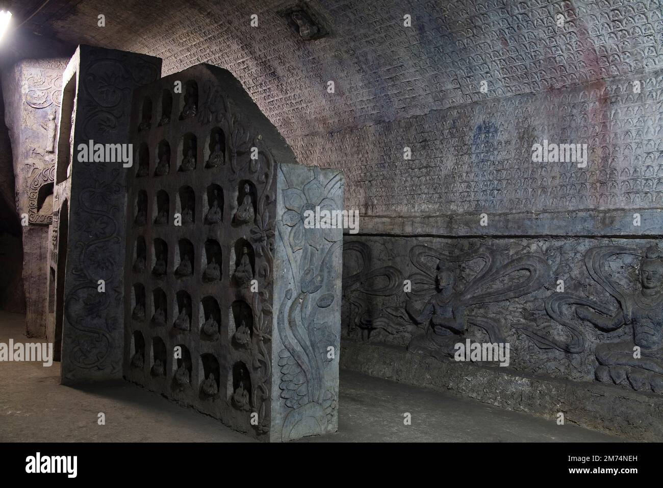 Wan fo cave hi-res stock photography and images - Alamy