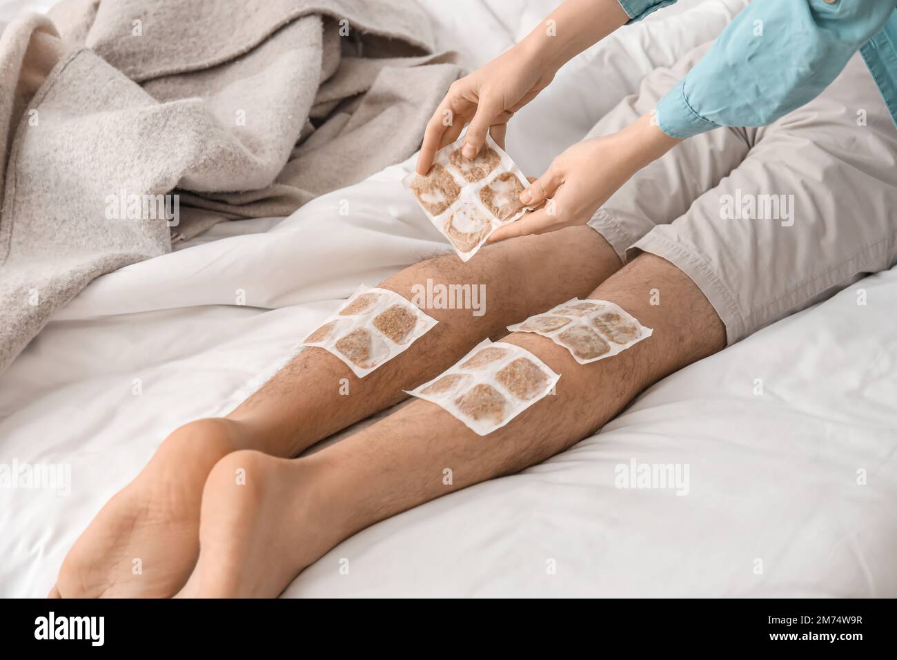 Female leg in plaster hi-res stock photography and images - Alamy