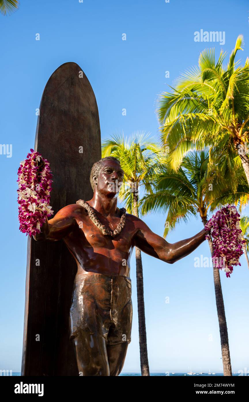 Honolulu, Hawaii - December 26, 2022: Duke Kahanamoku statue in front ...