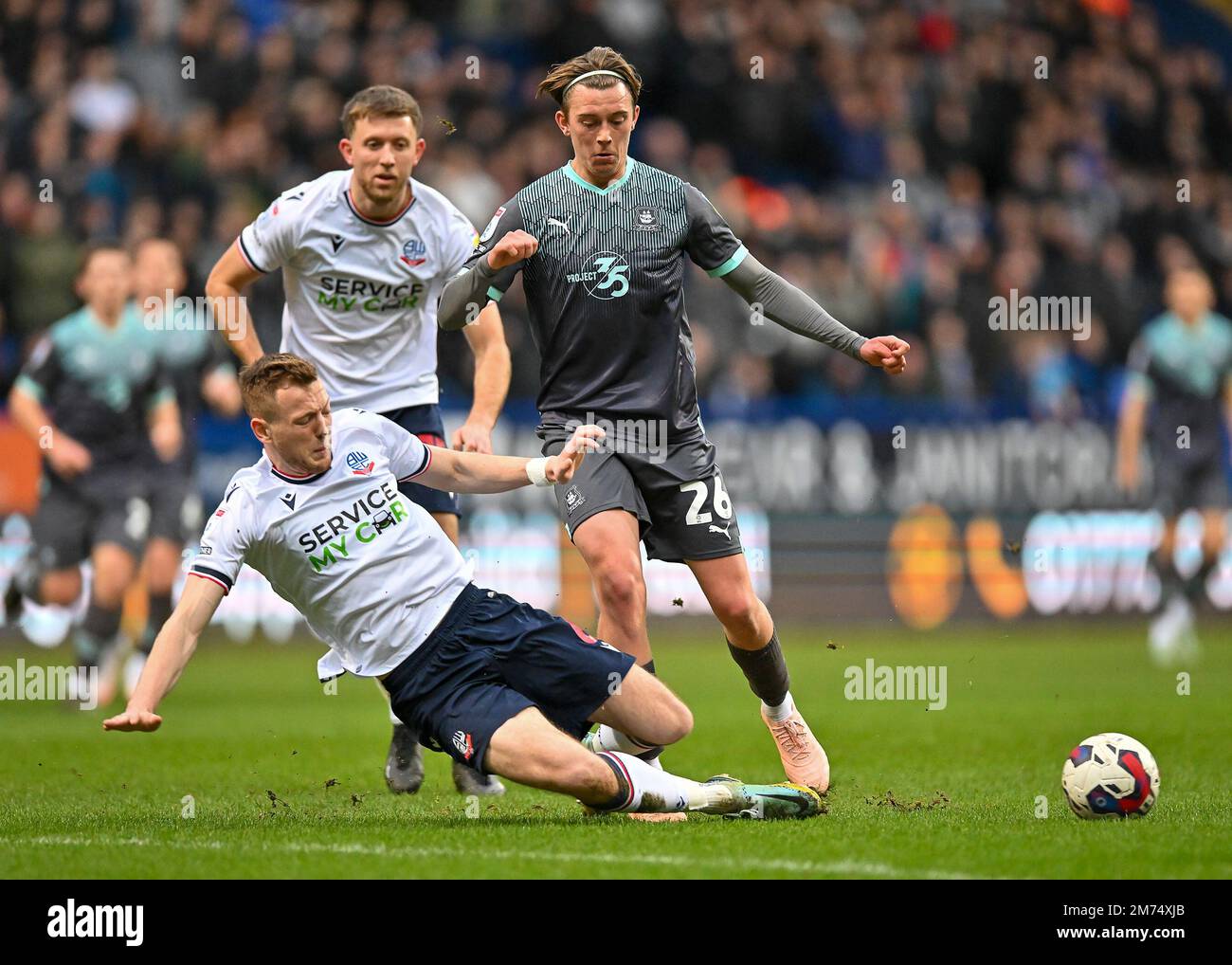 Bolton, UK. 07th Jan, 2023. Bolton Wanderers defender Eoin Toal (18 ...
