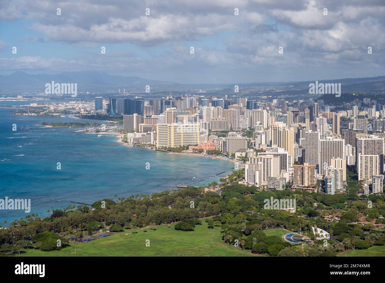 View of the Waikiki skyline from the Diamond Head vulcano lookout Stock ...