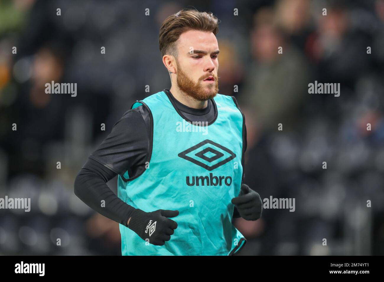 Aaron Connolly #44 of Hull City warms up during the Emirates FA Cup ...