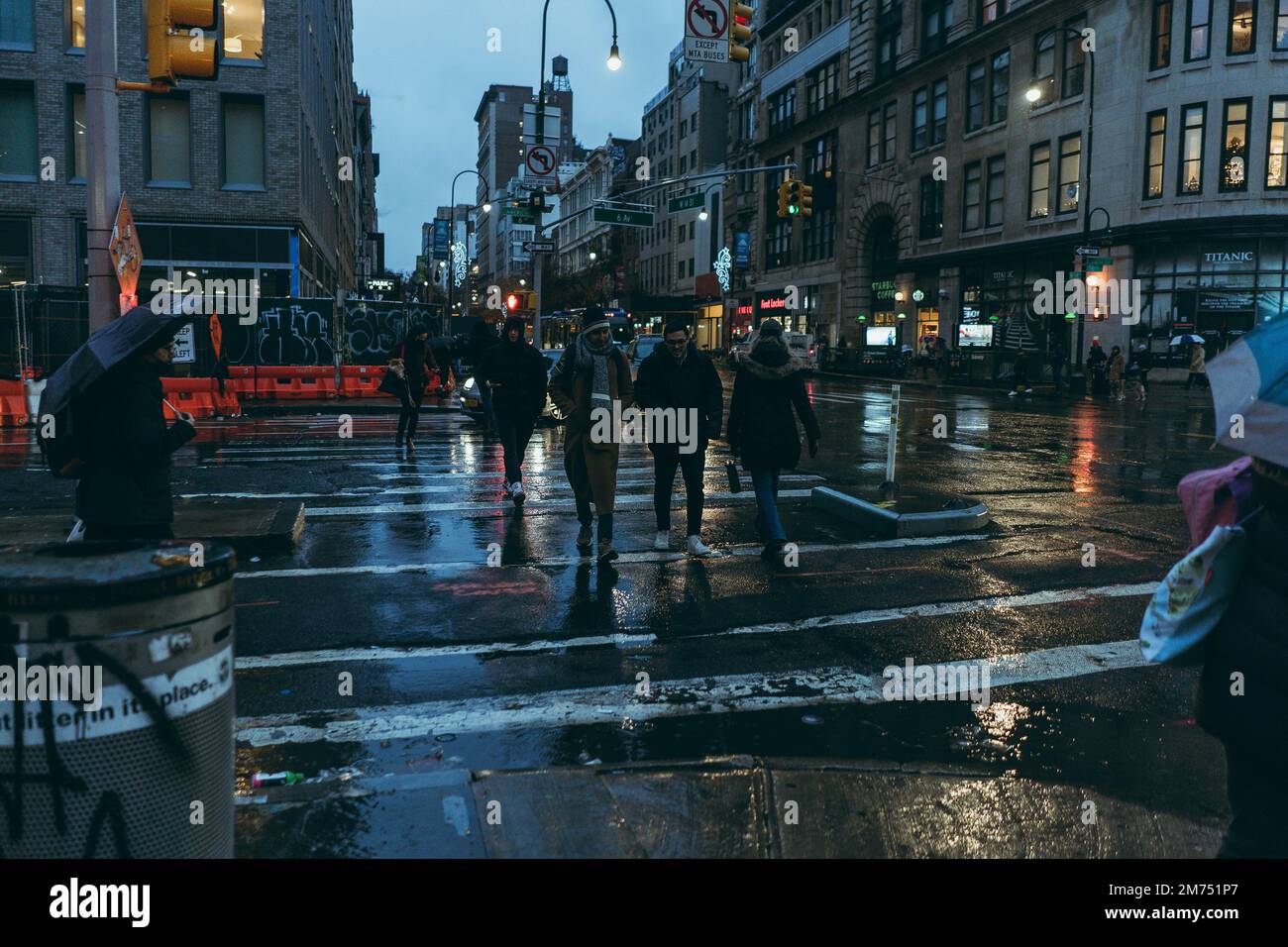 Rainy new york city hi-res stock photography and images - Alamy