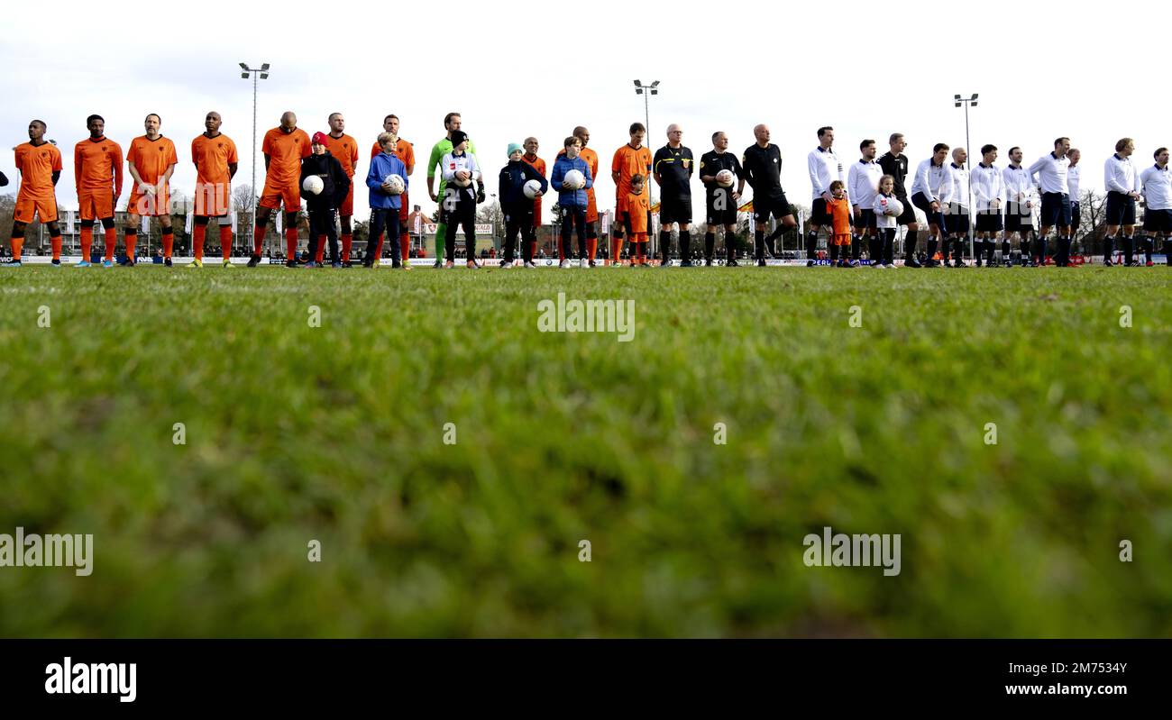 HAARLEM - The traditional New Year's match between former Royal HFC ...