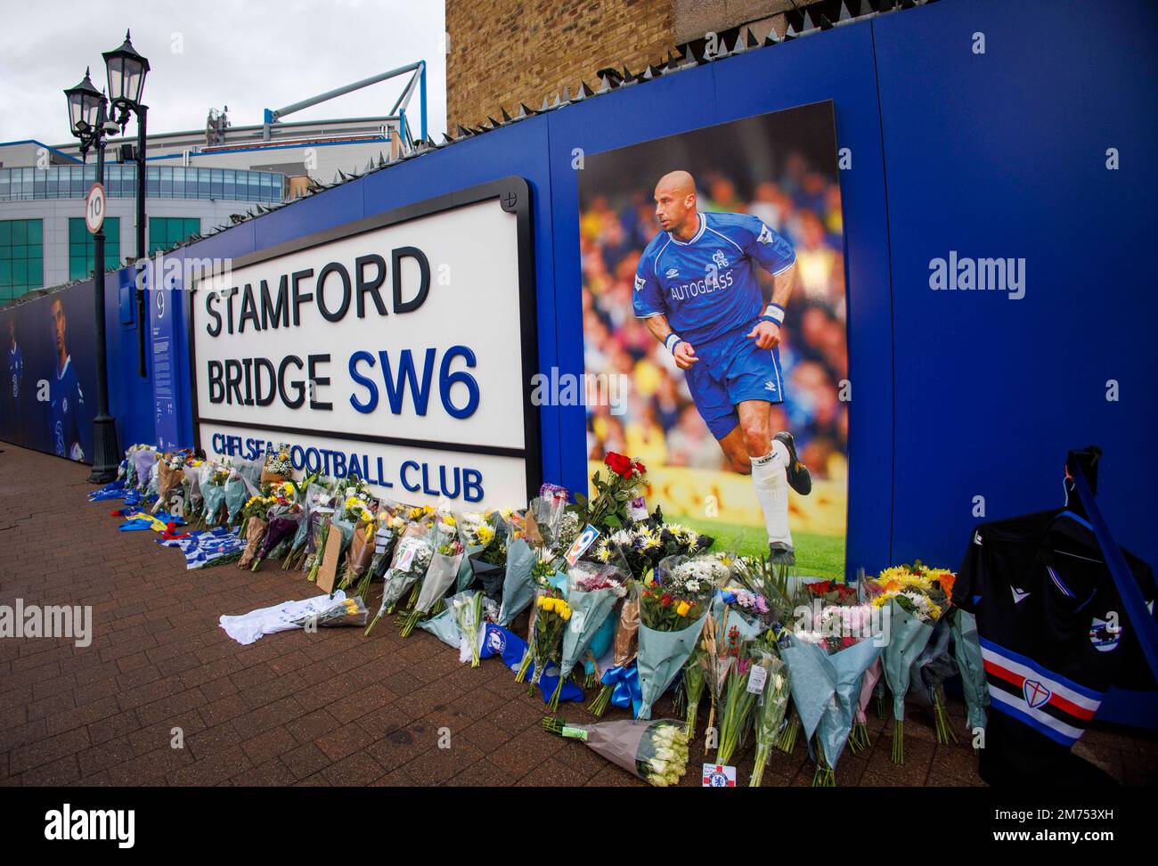 Stamford bridge sw6 vialli hi-res stock photography and images - Alamy