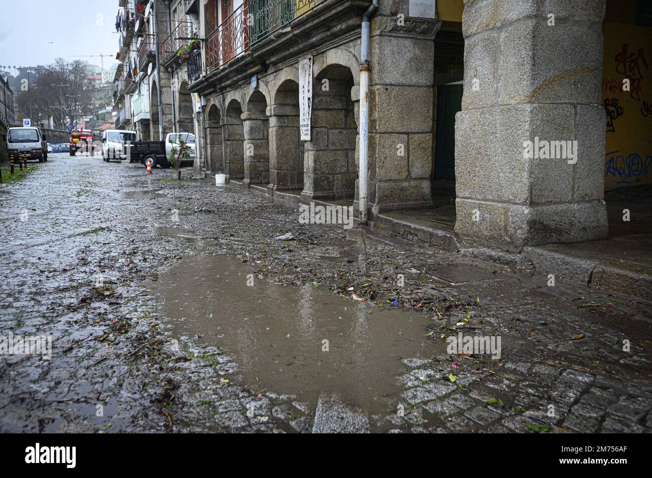 Porto, 01/07/2023 - Heavy rain caused flooding in downtown Porto ...