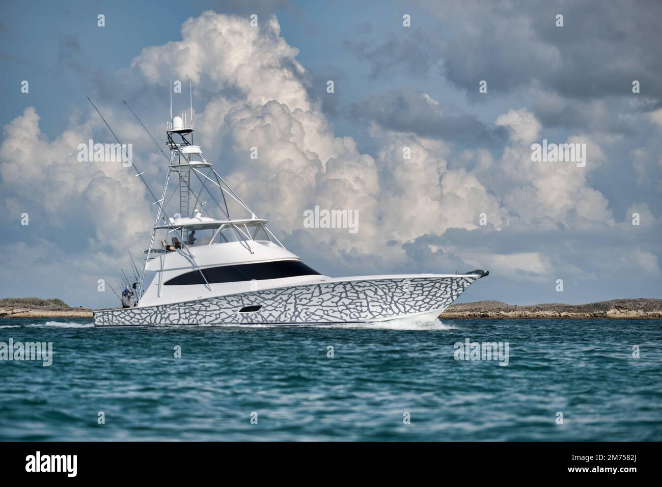 A yacht floating in sea Stock Photo - Alamy