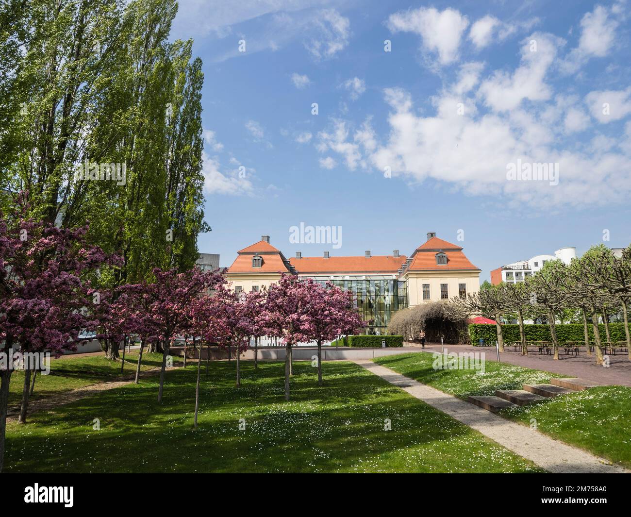 Spring in berlin people hi-res stock photography and images - Alamy