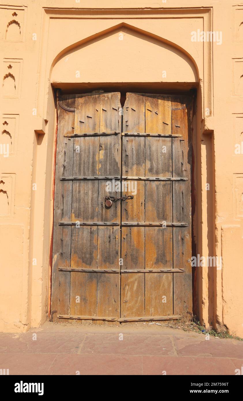 Antique wooden door at Amber Fort, Jaipur India Stock Photo - Alamy