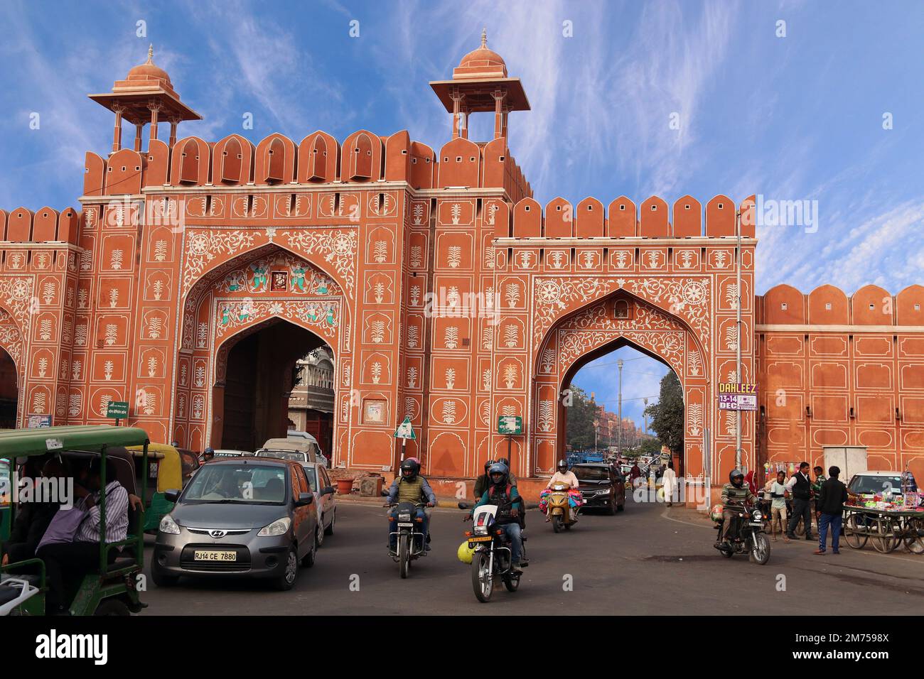 Jaipur, Rajasthan / India: Gates of the city Jaipur Stock Photo - Alamy