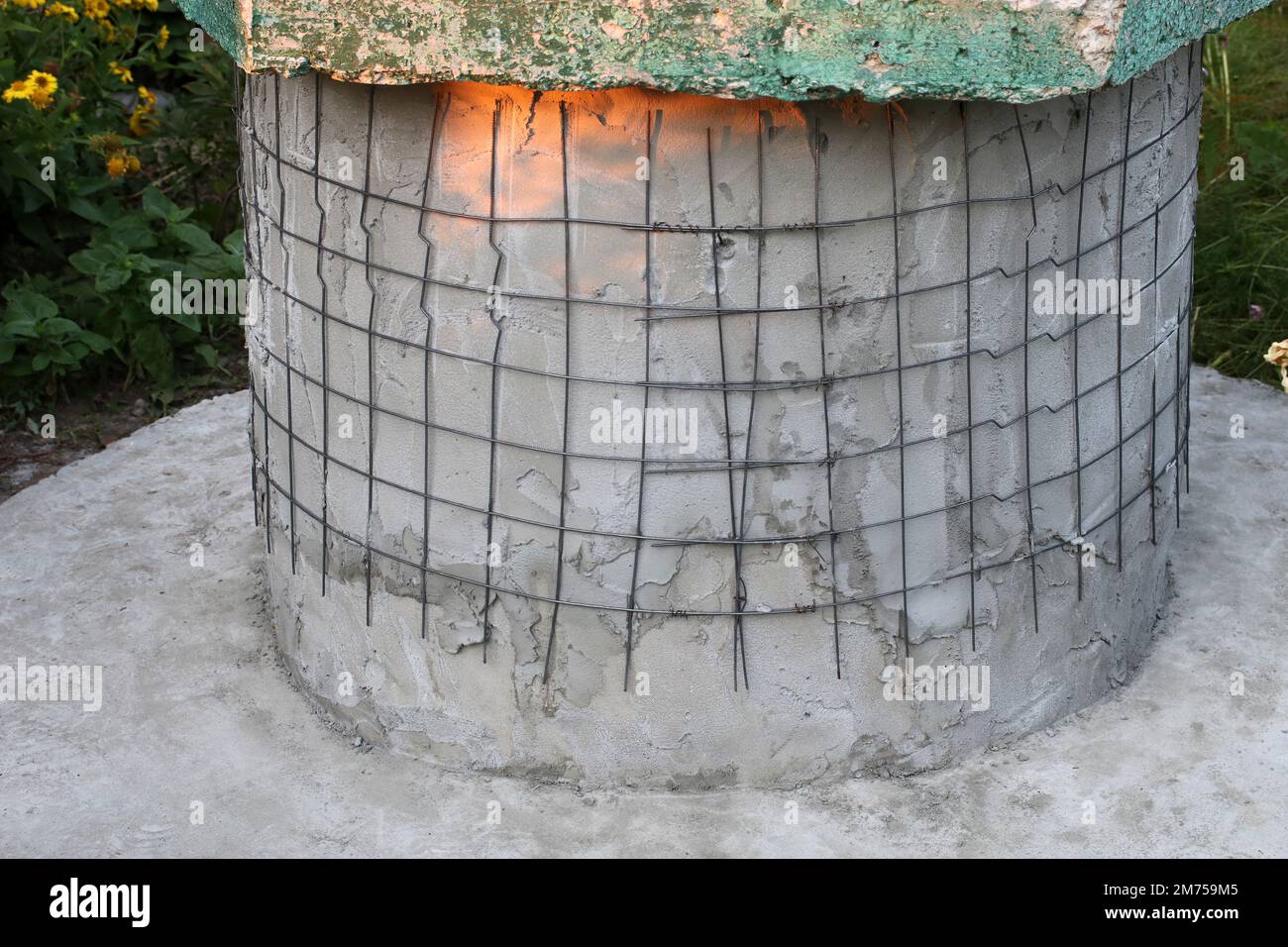 Reinforcement with a metal grid of a concrete product Stock Photo - Alamy