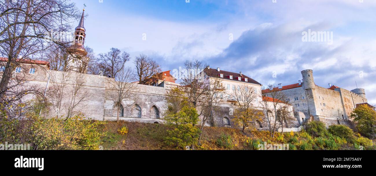 Cityscape with city wall surrounding the old medieval town of Tallinn ...