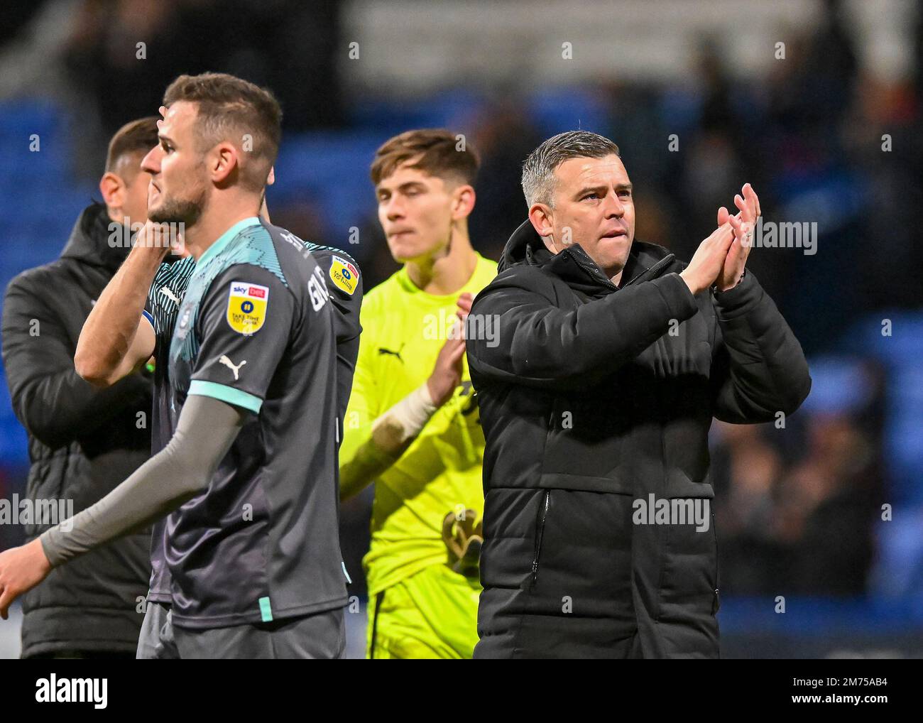 Clapping fans hi-res stock photography and images - Alamy