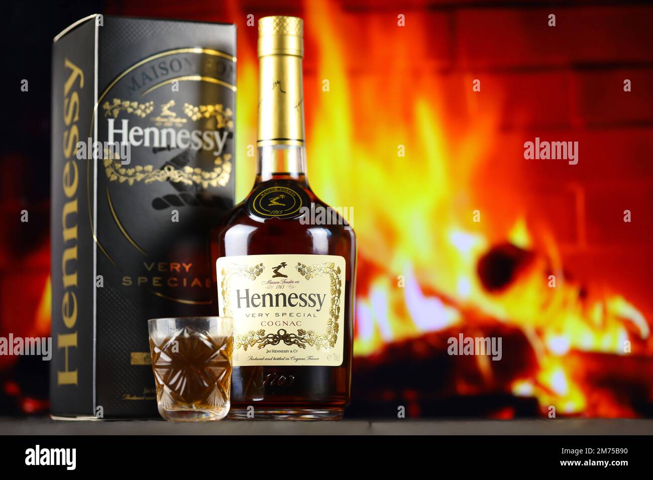Vintage hennessy cognac bottle hi-res stock photography and images - Alamy