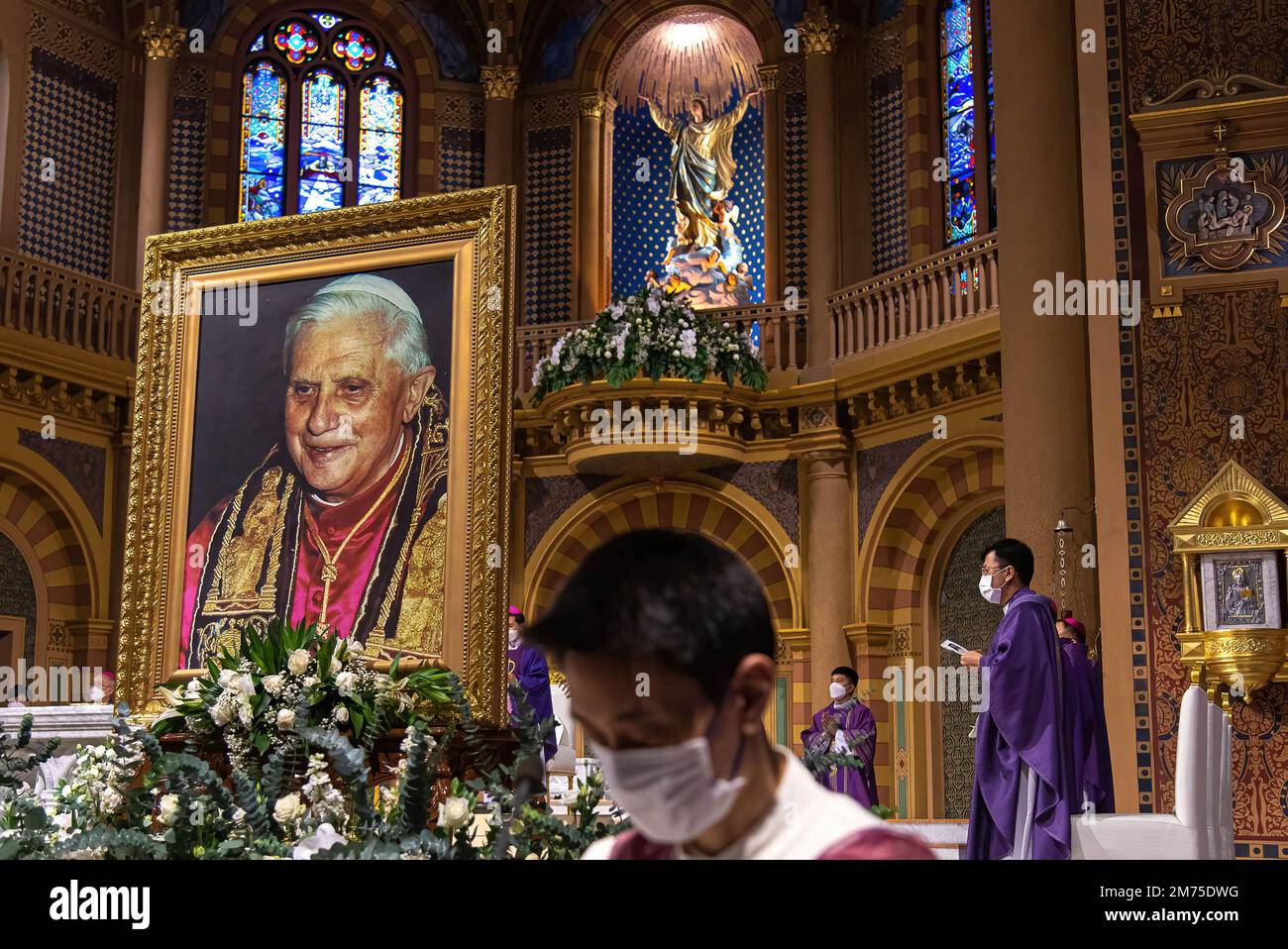 Thai Catholic priest leads the mass during the Tribute to The Death of ...
