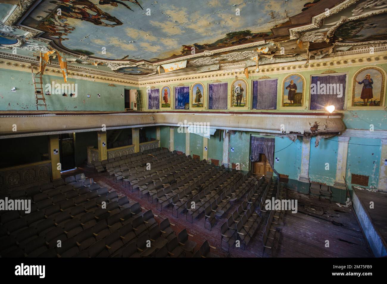 Abandoned movie theatre interior hi-res stock photography and images ...