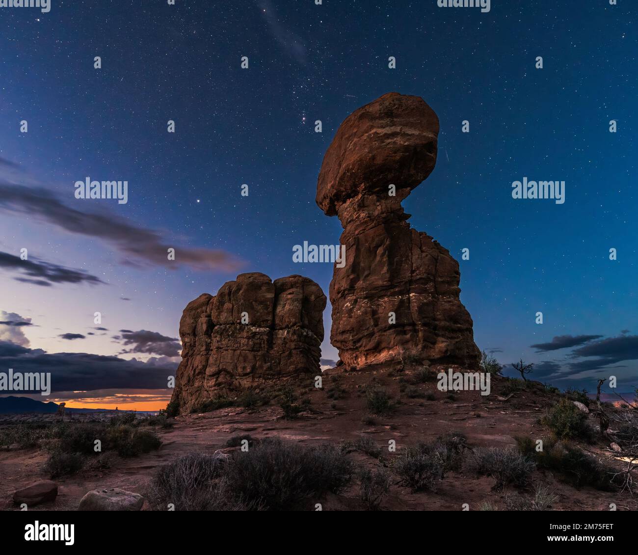 Utah night sky rock hi-res stock photography and images - Alamy