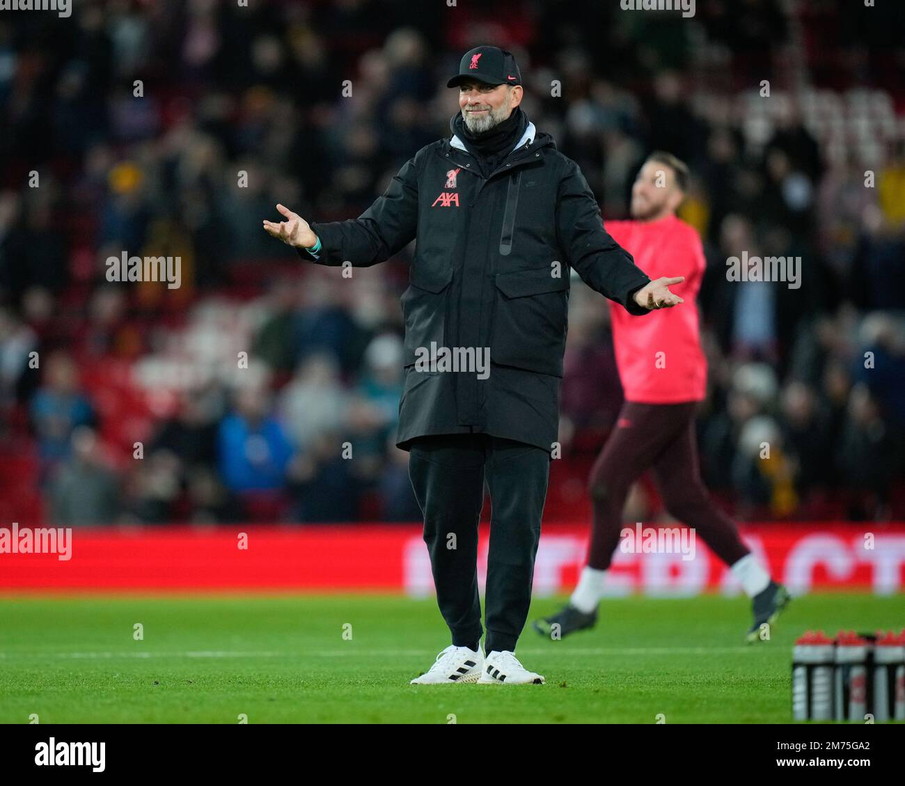Jürgen Klopp manager of Liverpool watches the players warm up during ...