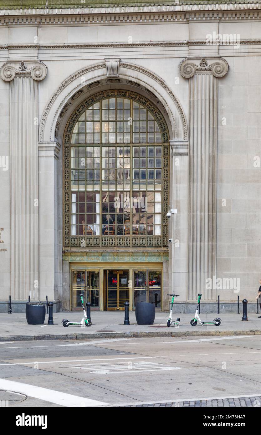 Cleveland historic terminal tower hi-res stock photography and images ...