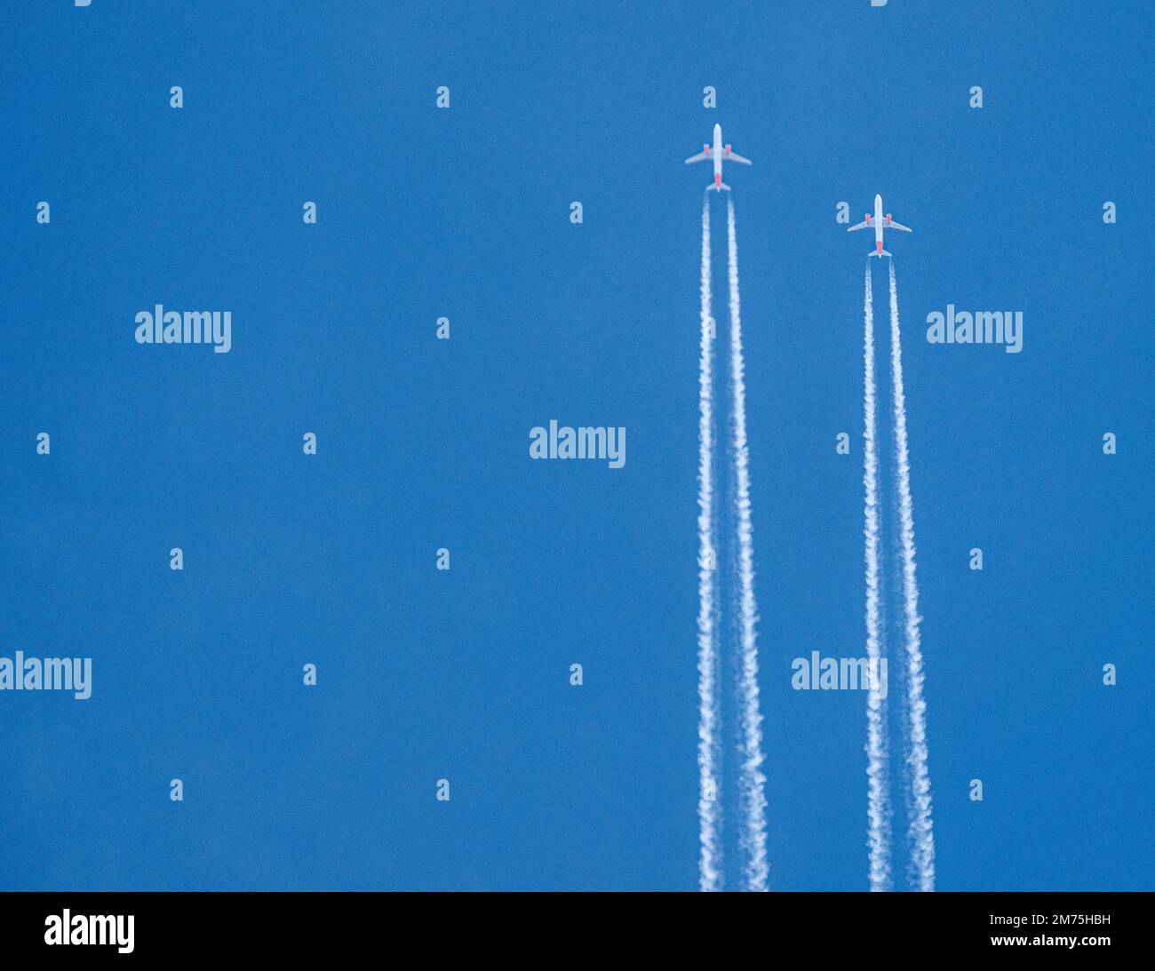 Aircraft, contrails, formation flight, cross-fade technique, double ...