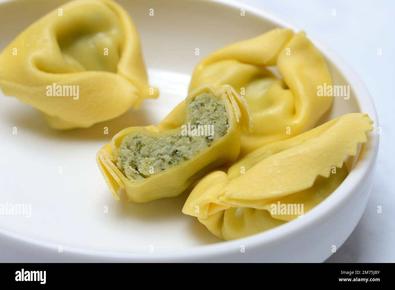 Tortelloni hi-res stock photography and images - Alamy