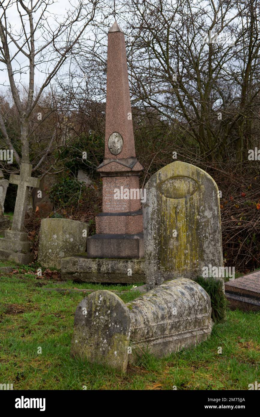 Graves and headstones in Kensal Green Cemetery in winter, west London ...